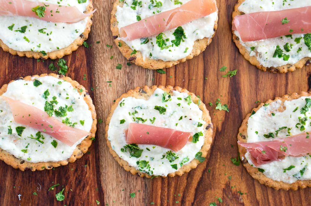 Ricotta and Prosciutto Cracker Appetizers | Delicious Meets Healthy
